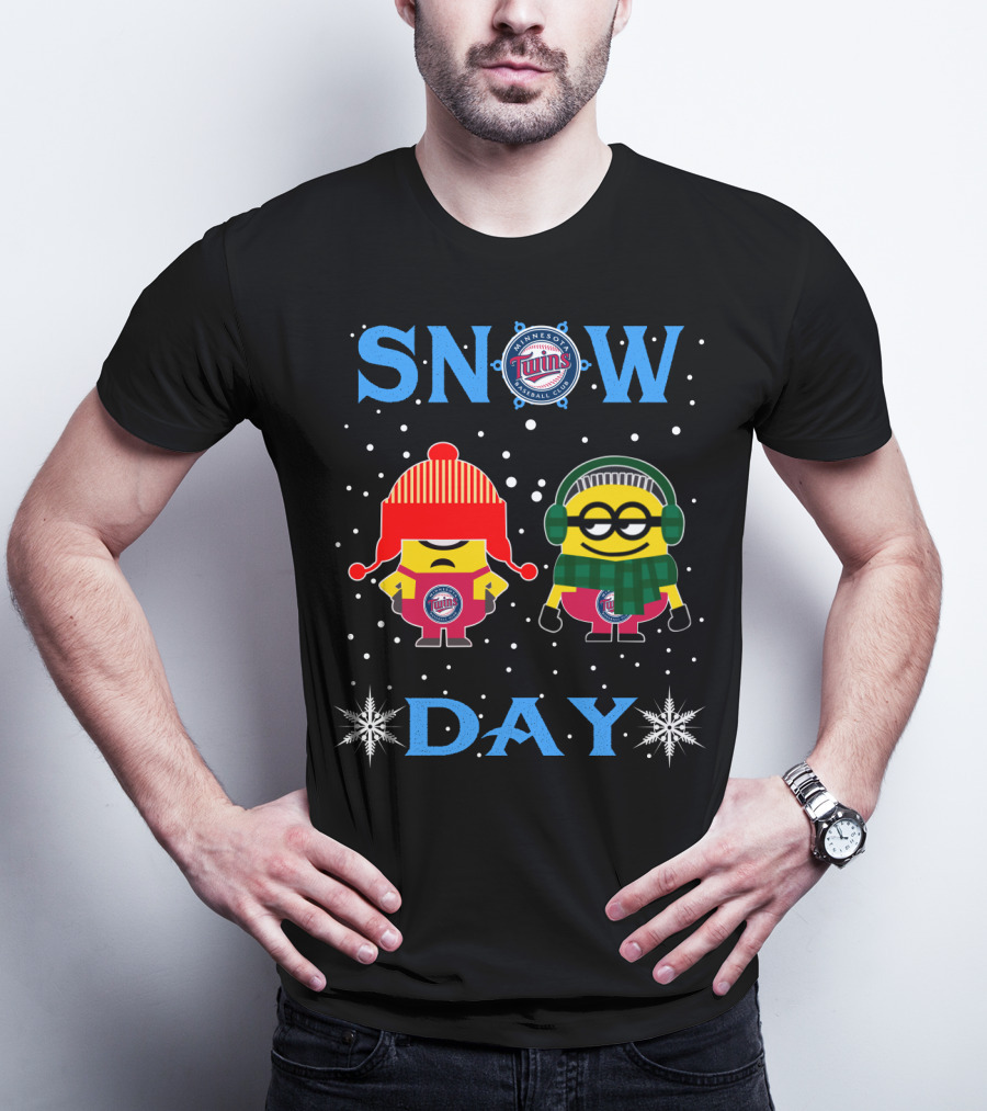 Minnesota Twins Snow Day Featuring Minions Fans In Winter Gear T-Shirt