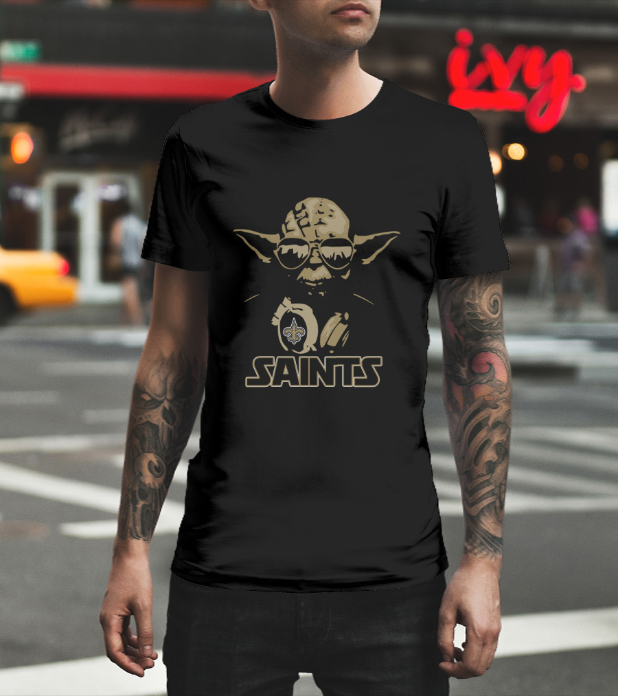Yoda Wearing New Orleans Saints Logo Reflective Sunglasses With Star Wars Style Saints T-Shirt