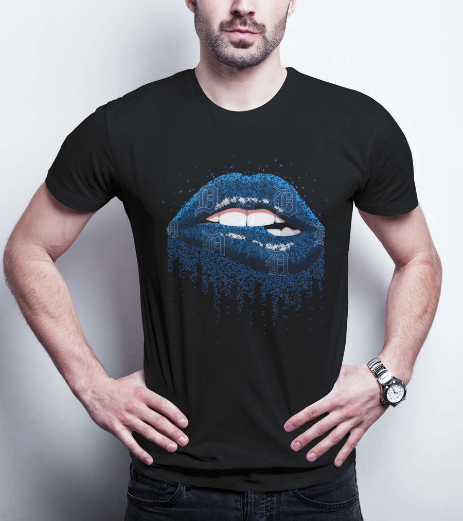 Detroit Tigers Fans Glittery Lips Design With Iconic Old English D T-Shirt