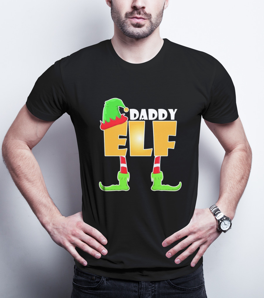 Daddy Elf Christmas Holiday Design With Green Hat And Striped Socks T-Shirt