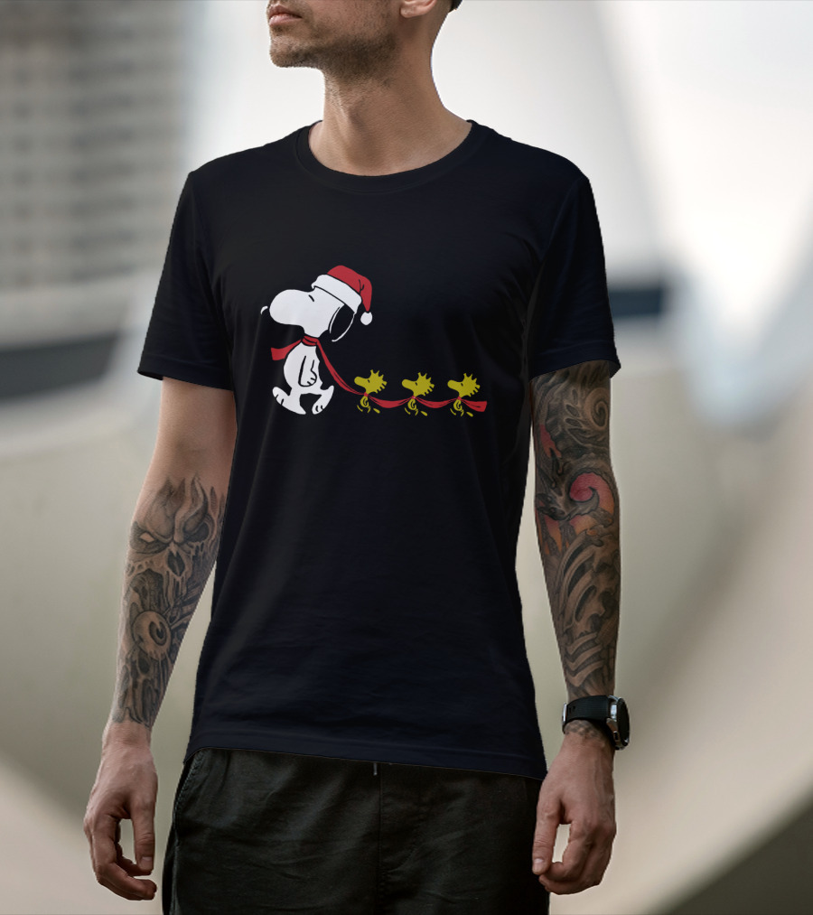 Snoopy Santa Hat Woodstock Parade Peanuts Christmas Holiday T-Shirt