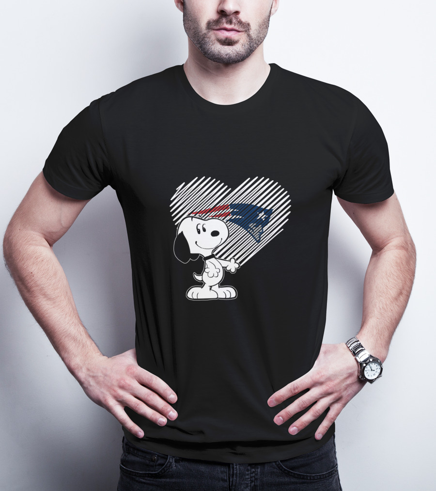 Snoopy Heart New England Patriots Fans T-Shirt