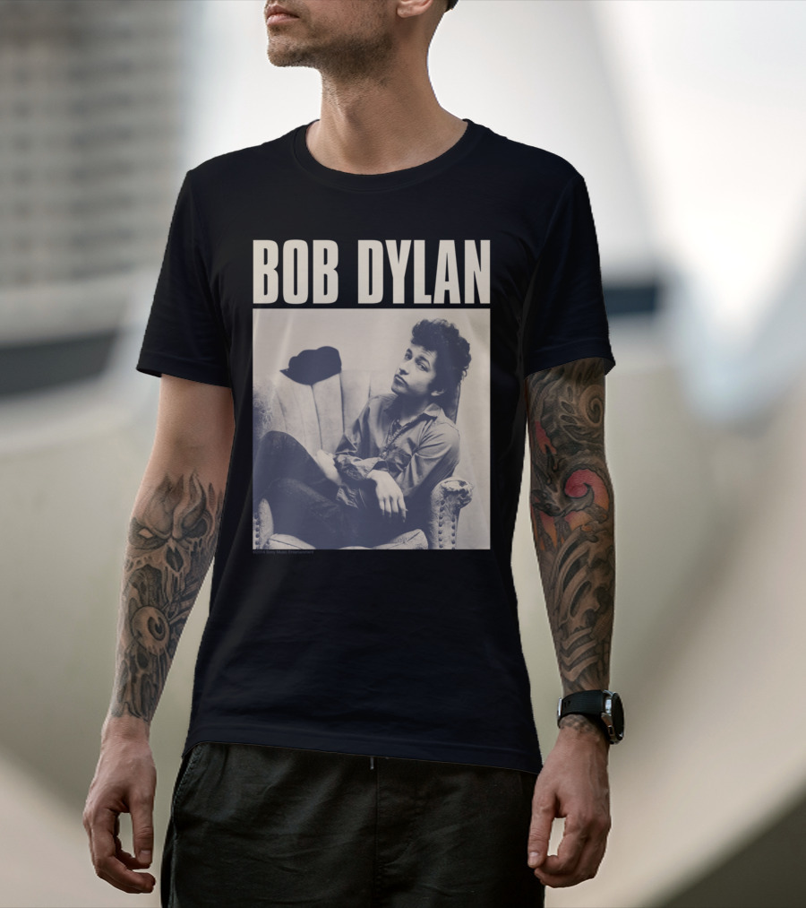 Bob Dylan Sitting On Chair Iconic Photo T-Shirt