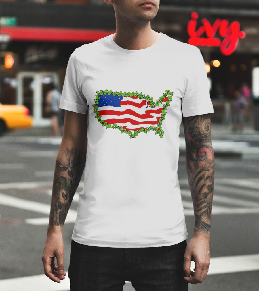 United States Map With Flag And Christmas Holly Decoration T-Shirt