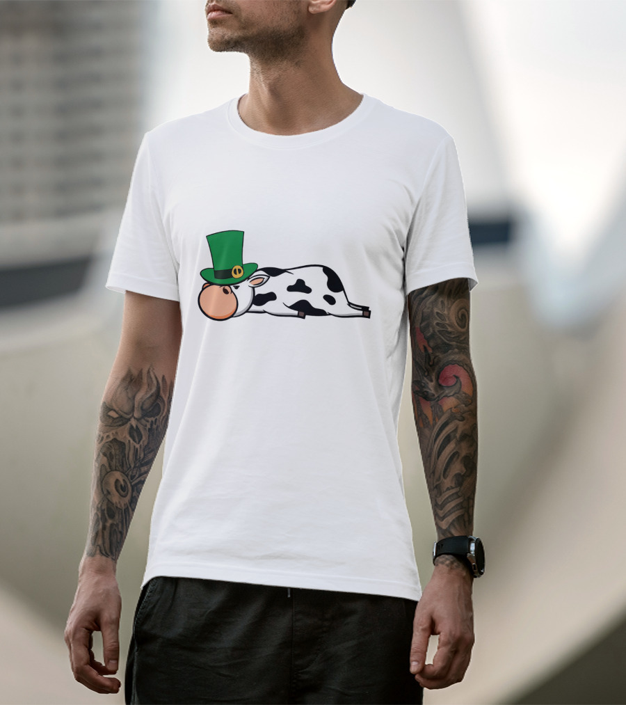 St Patricks Day Drunken Beer Party Cow With Irish Leprechaun Hat T-Shirt
