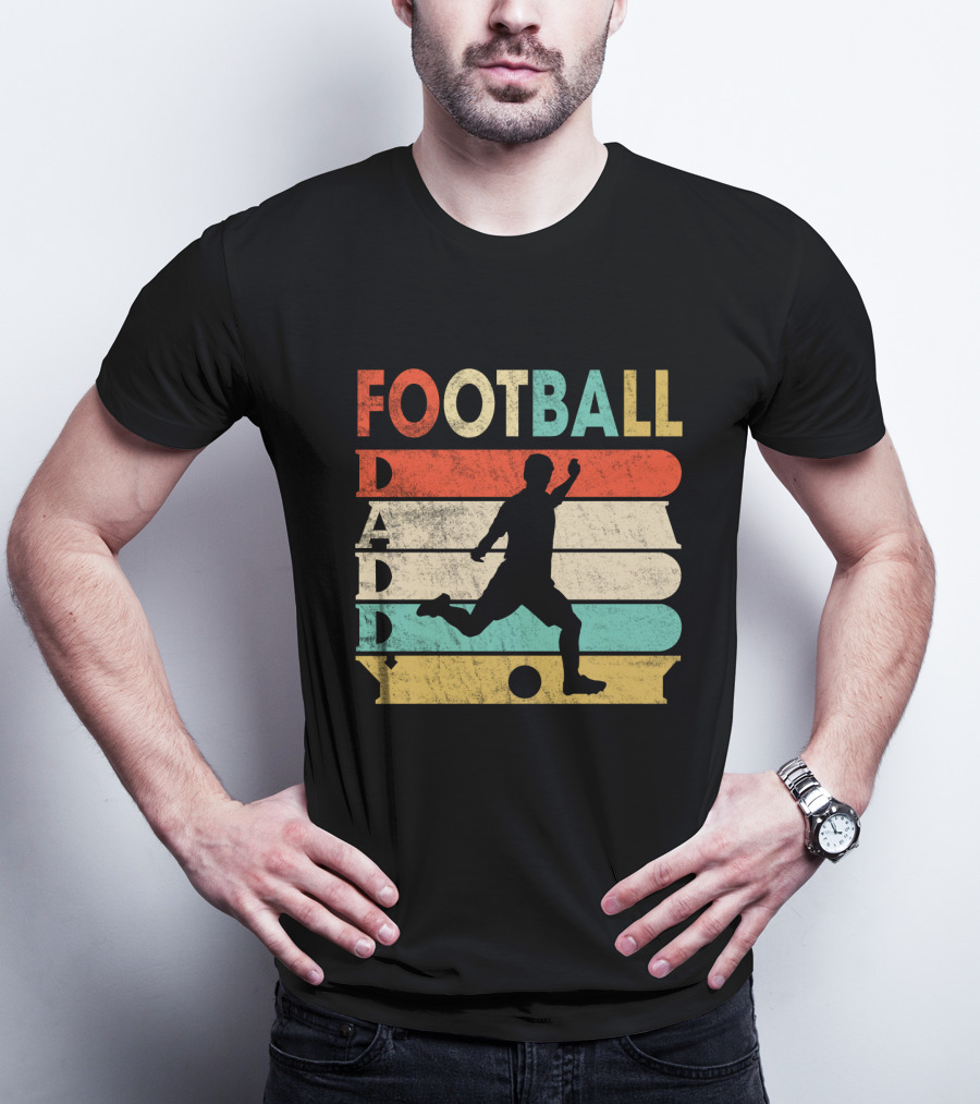 FOOTBALL DADDY Vintage Silhouette Soccer Kicking Retro Stripes T-Shirt