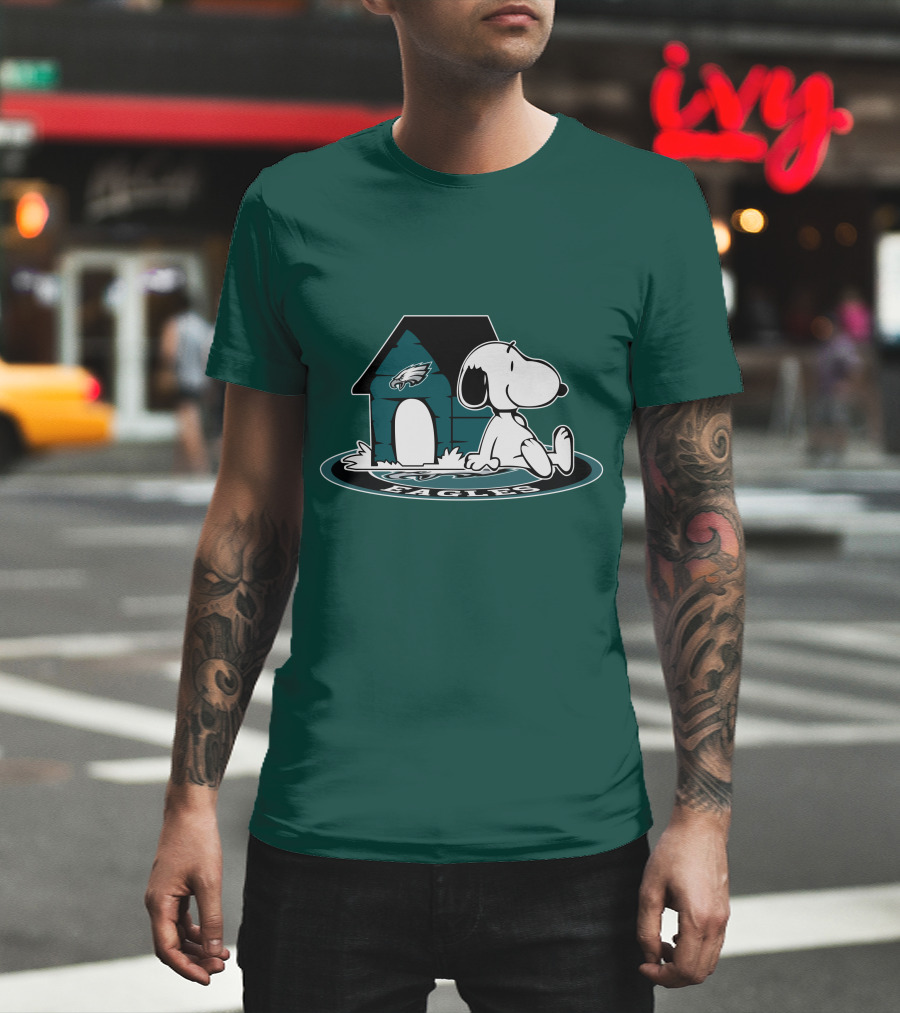 Philadelphia Eagles Snoopy Now And Forever Football Fan T-Shirt