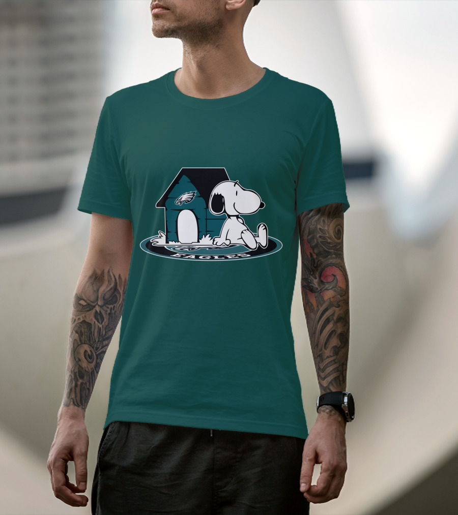 Philadelphia Eagles Snoopy Now And Forever Football Fan T-Shirt