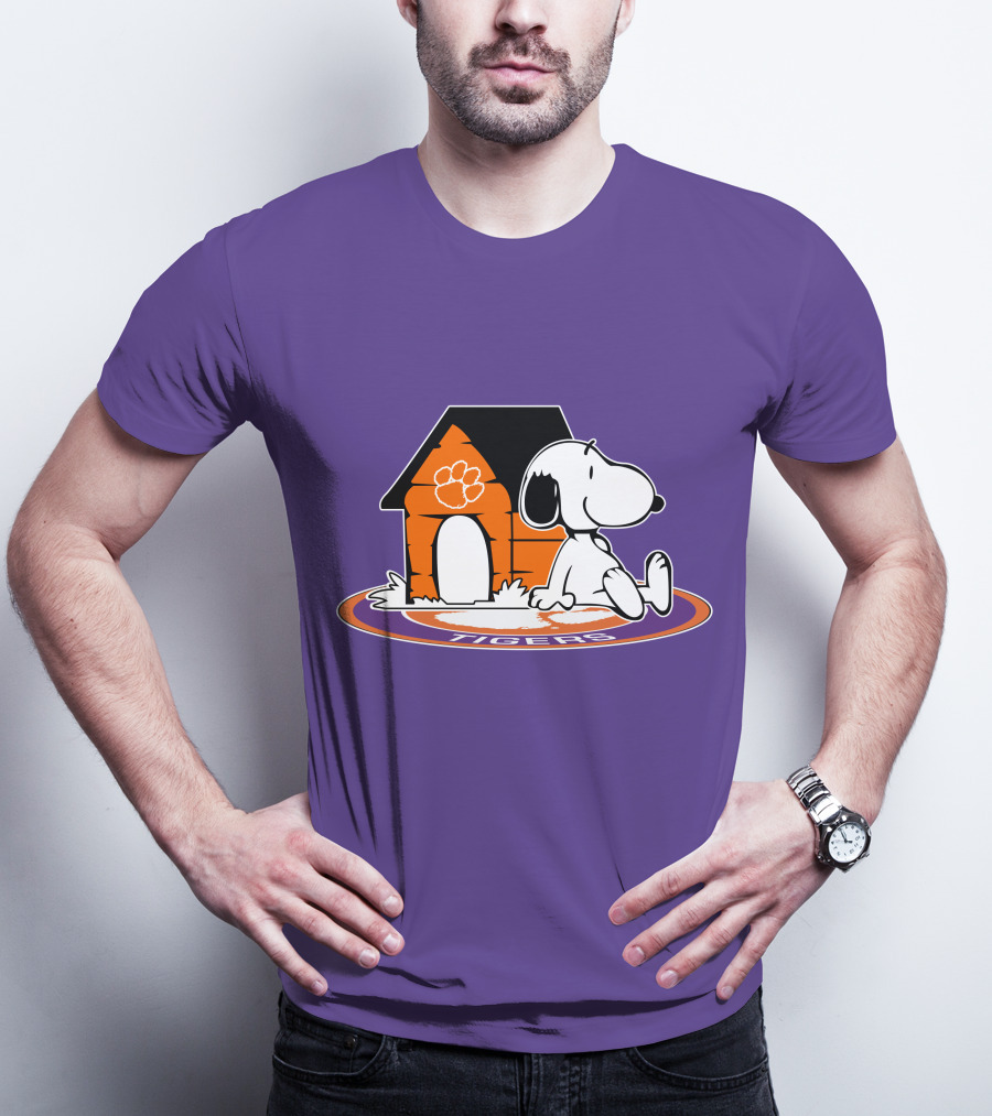 Clemson Tigers Football Forever Snoopy Doghouse Fan T-Shirt