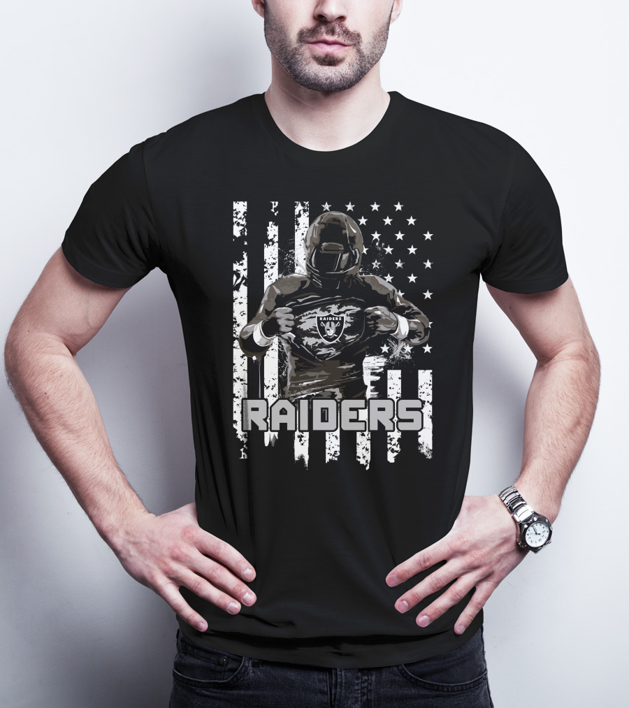 Las Vegas Raiders Player With American Flag Background T-Shirt
