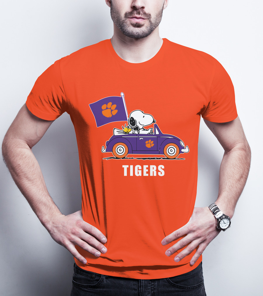 Clemson Tigers Snoopy Driving With Woodstock In Purple Car T-Shirt