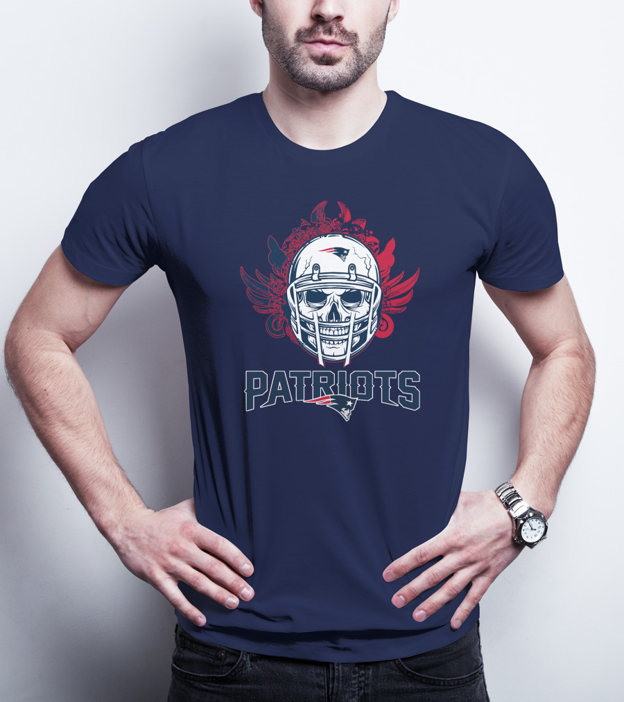 New England Patriots Skull Helmet Sports T-Shirt