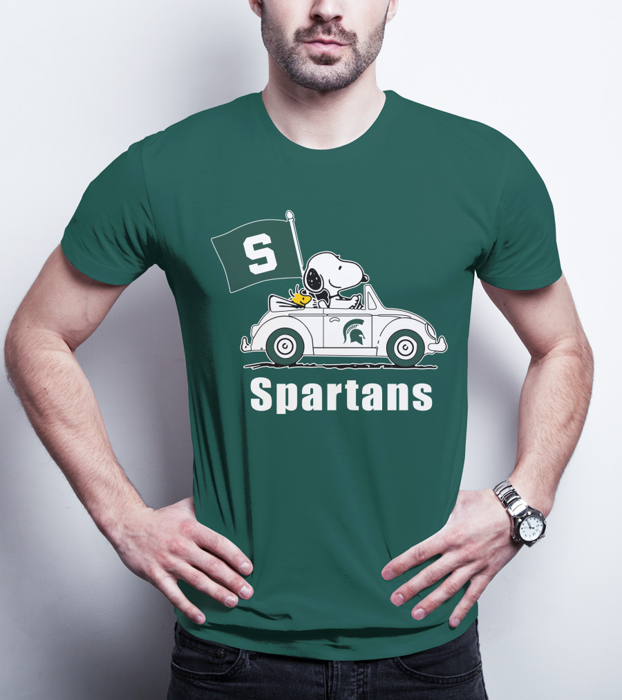 Snoopy Driving With Michigan State Spartans Flag T-Shirt