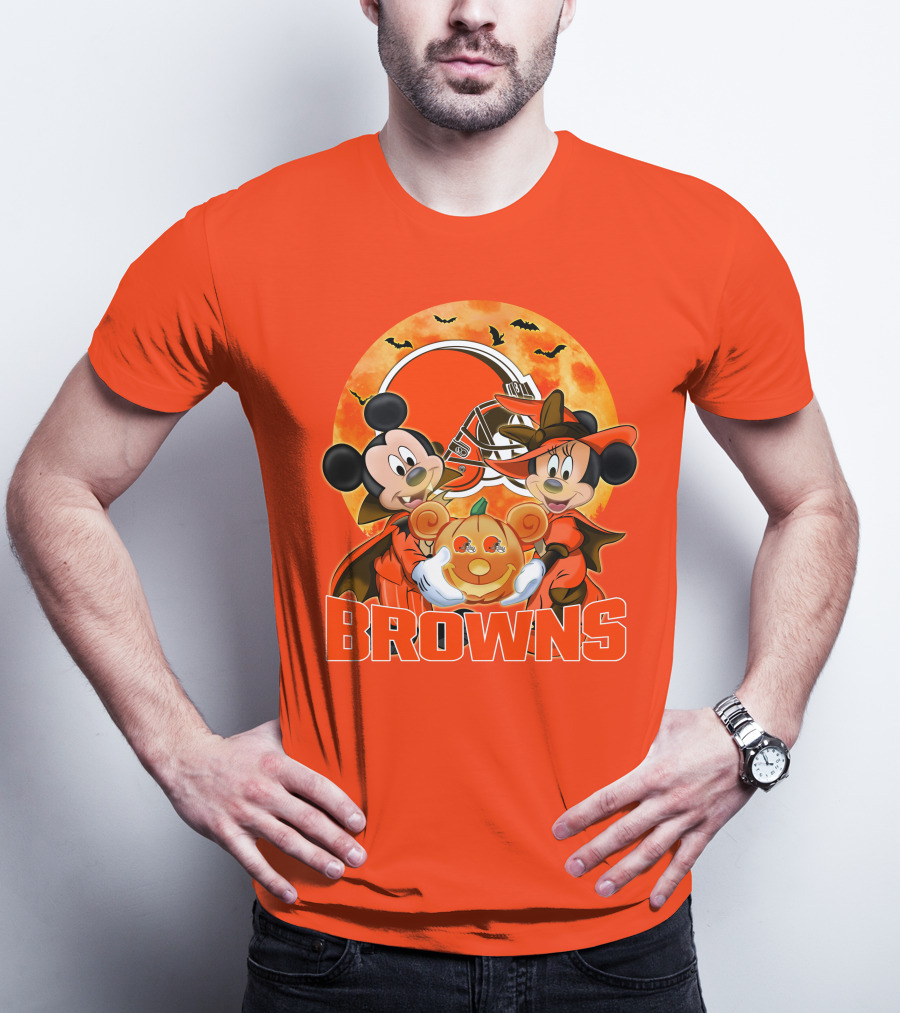 Cleveland Browns Mickey And Minnie Mouse Halloween Bats Pumpkin Helmet T-Shirt