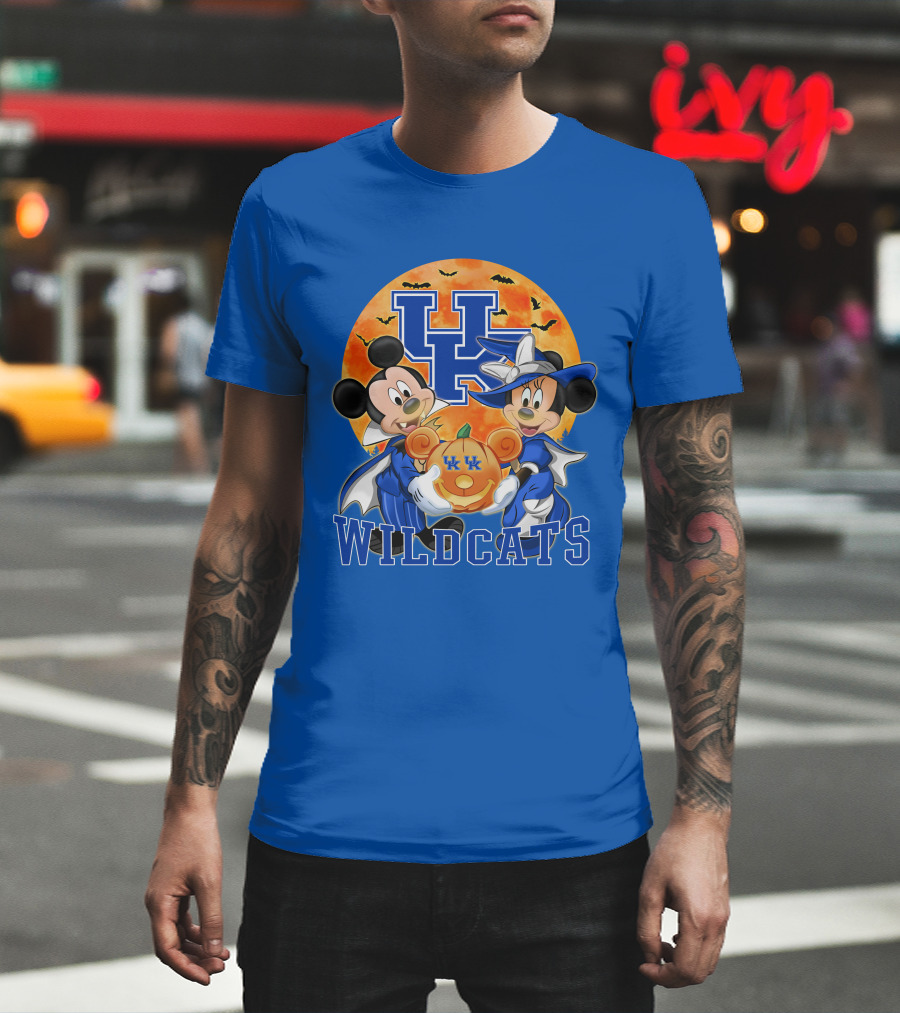 Kentucky Wildcats Mickey Mouse Minnie Mouse Halloween Moon Pumpkin T-Shirt