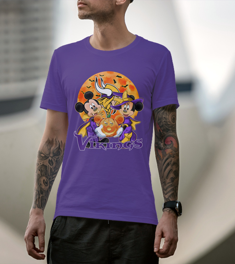 Vikings Halloween Mickey Mouse And Minnie Mouse Football Pumpkin T-Shirt