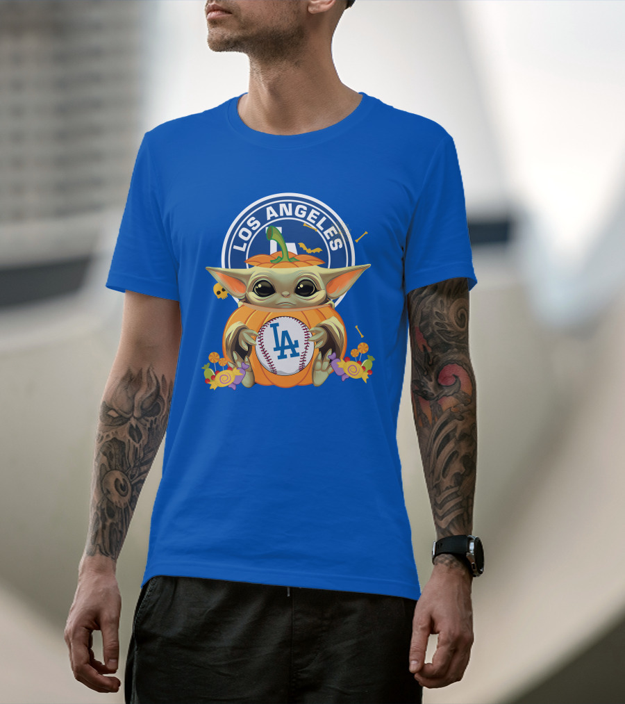 Los Angeles Dodgers Halloween Baby Yoda Hugging Pumpkin T-Shirt