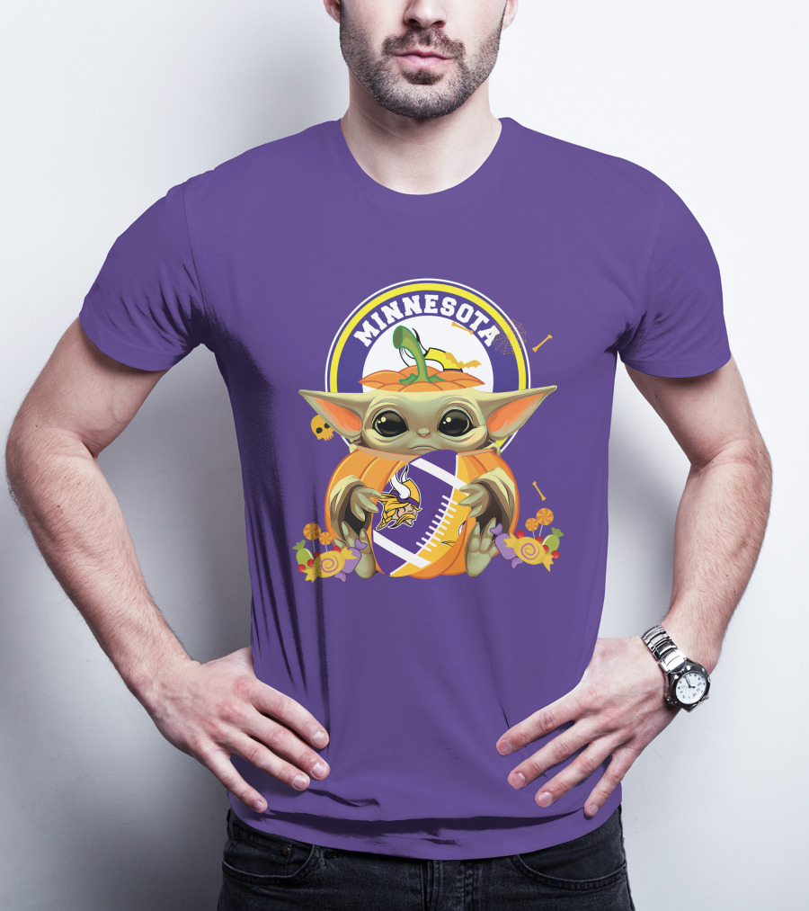 Halloween Pumpkin Baby Yoda Minnesota Vikings Hug T-Shirt