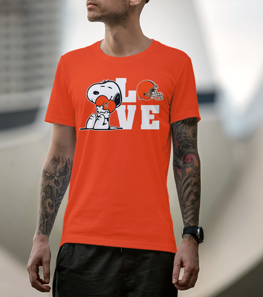 Snoopy Love Cleveland Browns Football Helmet T-Shirt