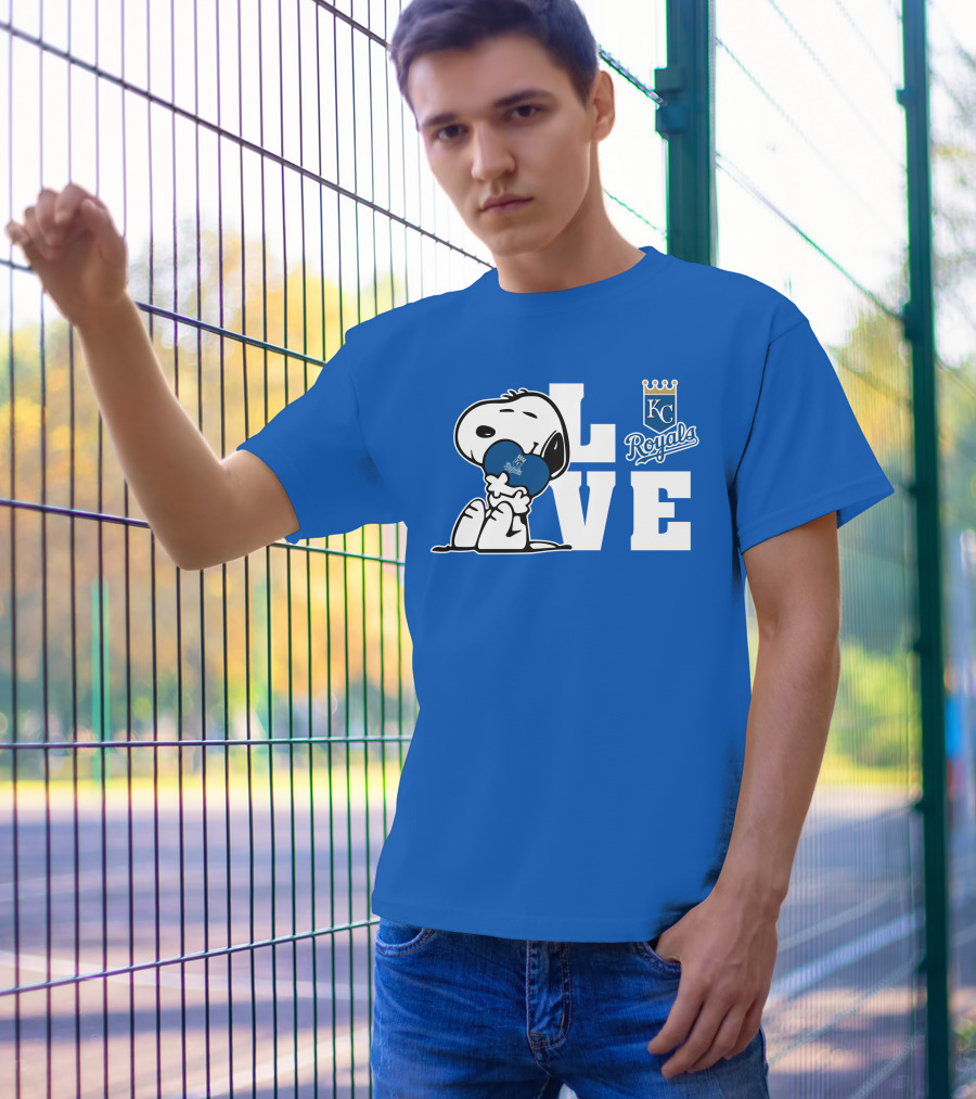 Snoopy Love Kc Royals With Heart T-Shirt