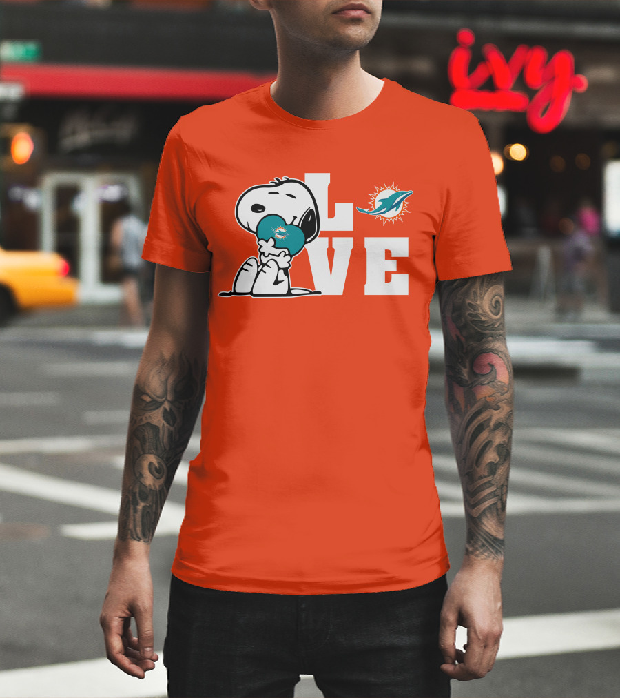 Snoopy Love Miami Dolphins Nfl Football Peanuts Fan T-Shirt