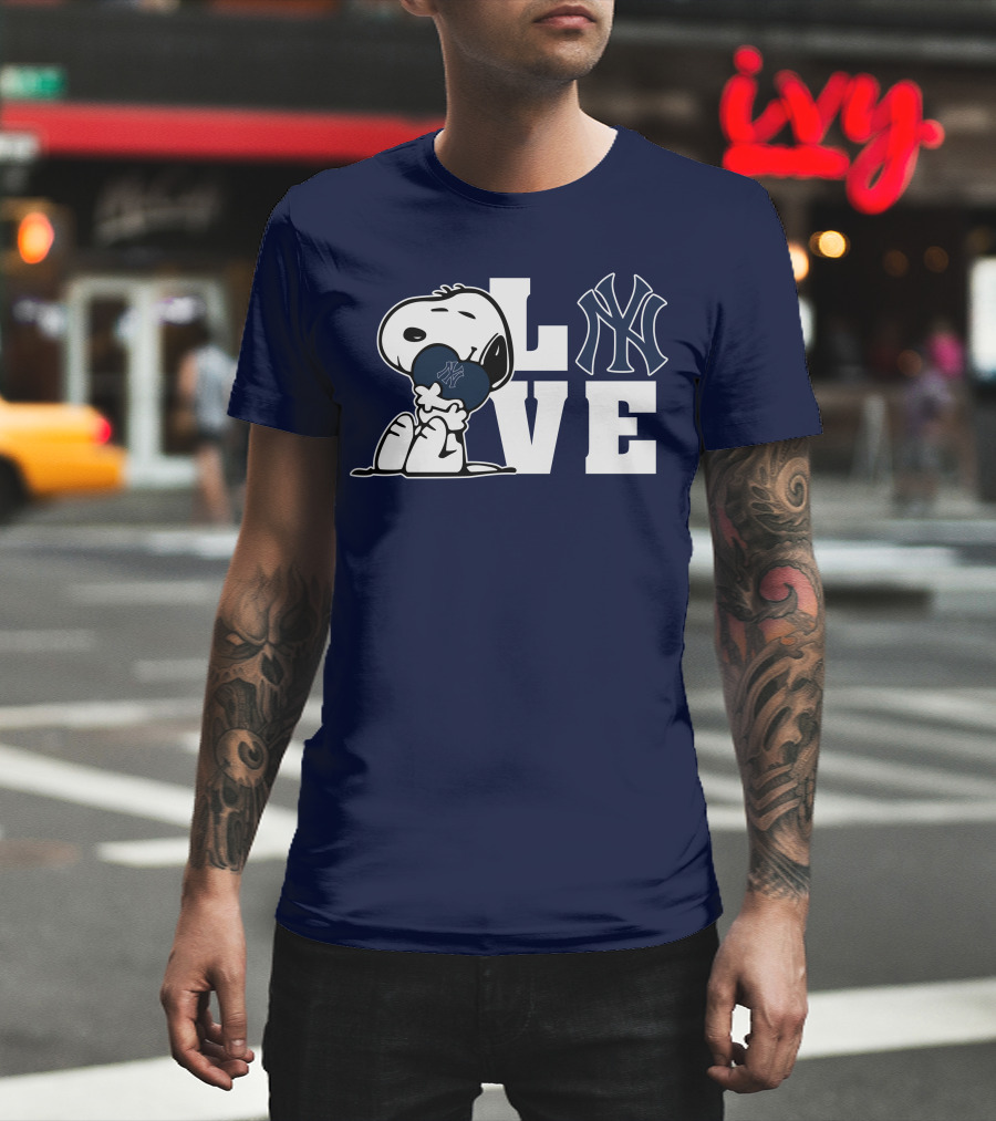 Snoopy Love New York Yankees Logo Mlb Peanuts Baseball Fan T-Shirt