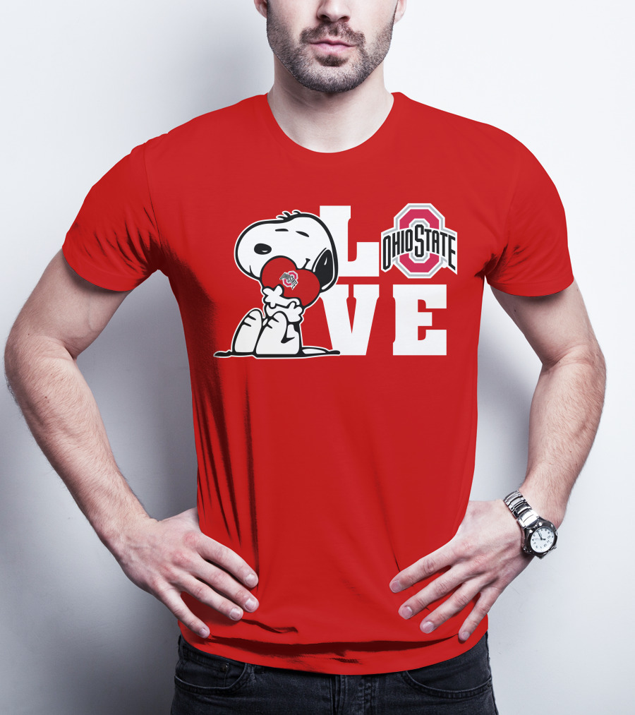 Snoopy Ohio State Buckeyes Love Peanuts Character Holding Heart With Buckeyes T-Shirt