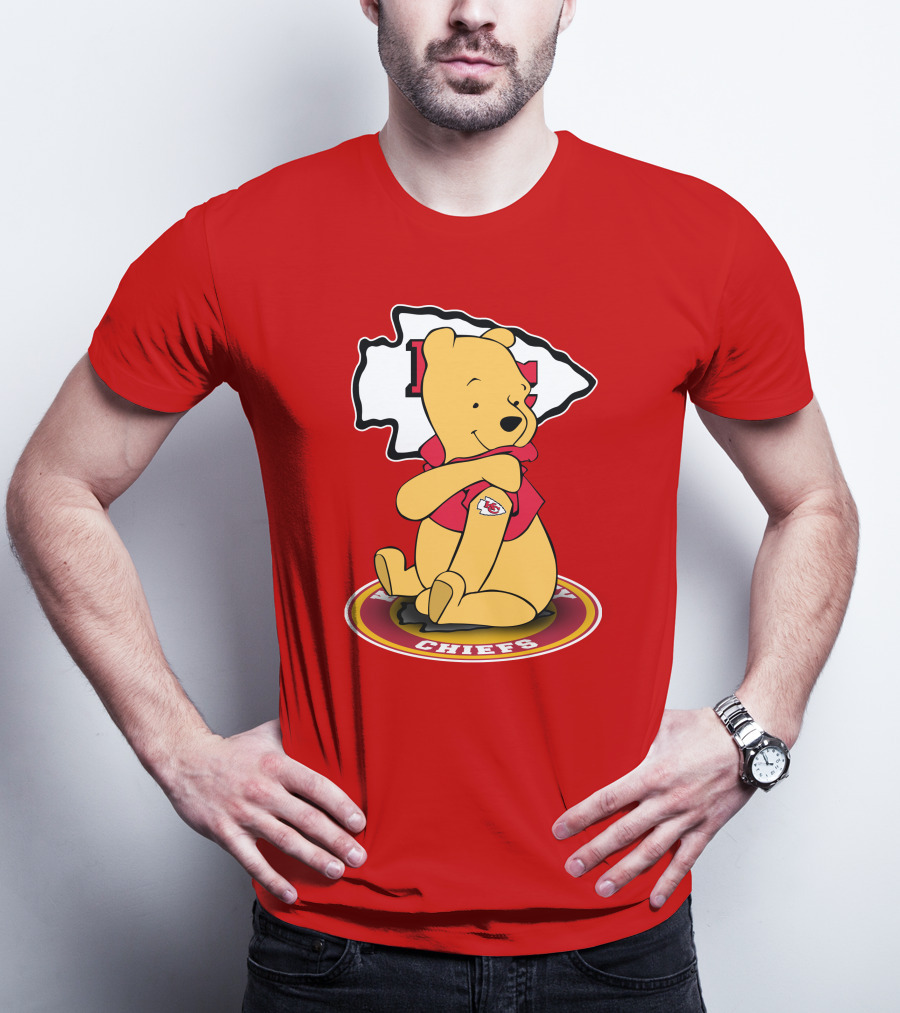 Kansas City Chiefs Winnie The Pooh Sitting On T-Shirt