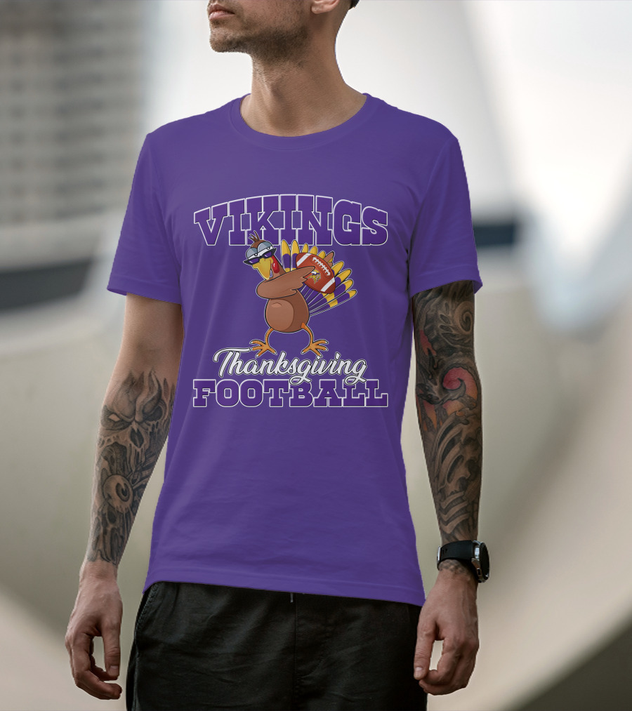 Vikings Thanksgiving Football Turkey Holding Minnesota Logo Ball T-Shirt