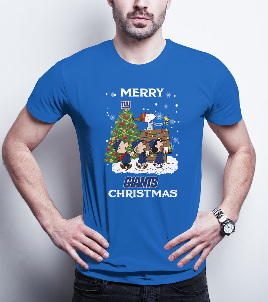 Merry New York Giants Christmas With Peanut Characters And Tree T-Shirt