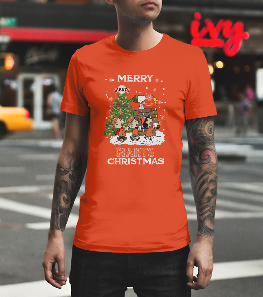 Merry Christmas San Francisco Giants Peanuts Tree T-Shirt