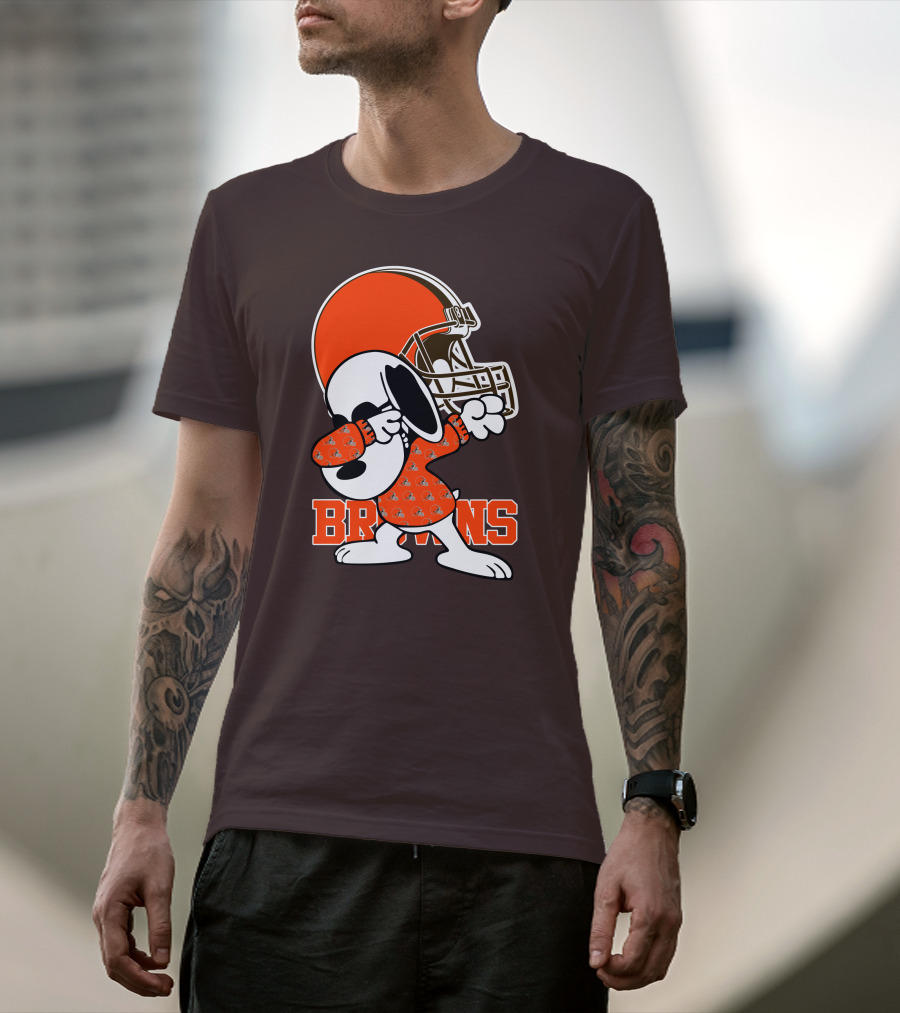 Cleveland Browns Snoopy Dabbing Football Helmet T-Shirt