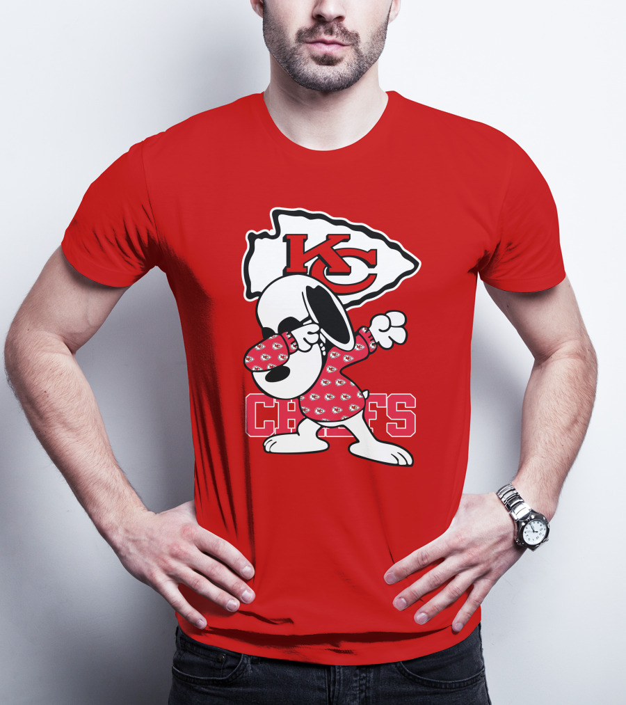 Kansas City Chiefs Snoopy KC Logo Dabbing Chiefs T-Shirt