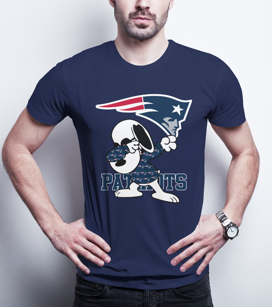 New England Patriots Snoopy Dabbing Patriots T-Shirt
