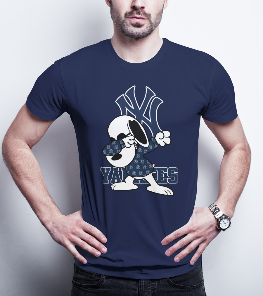 Snoopy Dabbing New York Yankees Logo Yankees T-Shirt