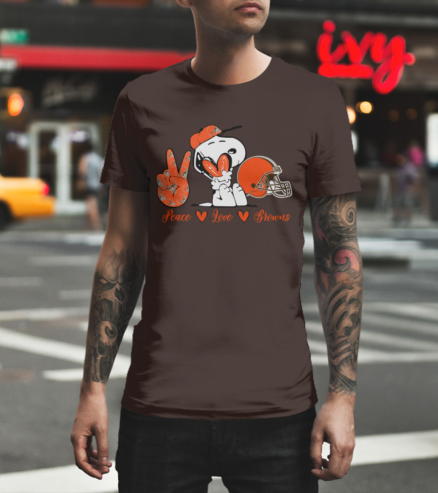 Peace Love Browns Snoopy Cleveland Browns Helmet T-Shirt