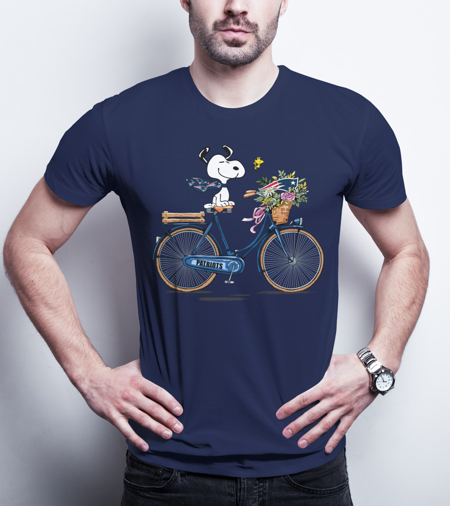 New England Patriots Happy Snoopy Bicycle With Flower Basket And Woodstock T-Shirt