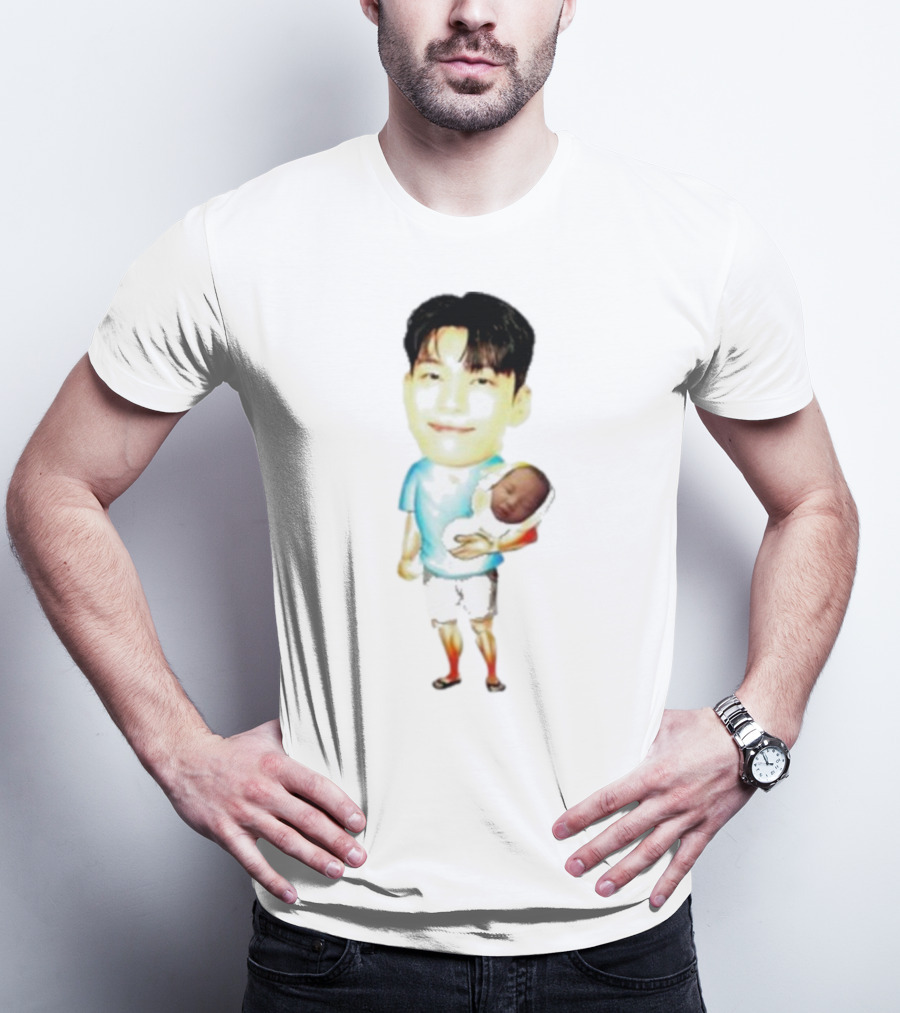 Papa Front Man Squid Game Player 222 Wi Ha Carrying Baby T-Shirt