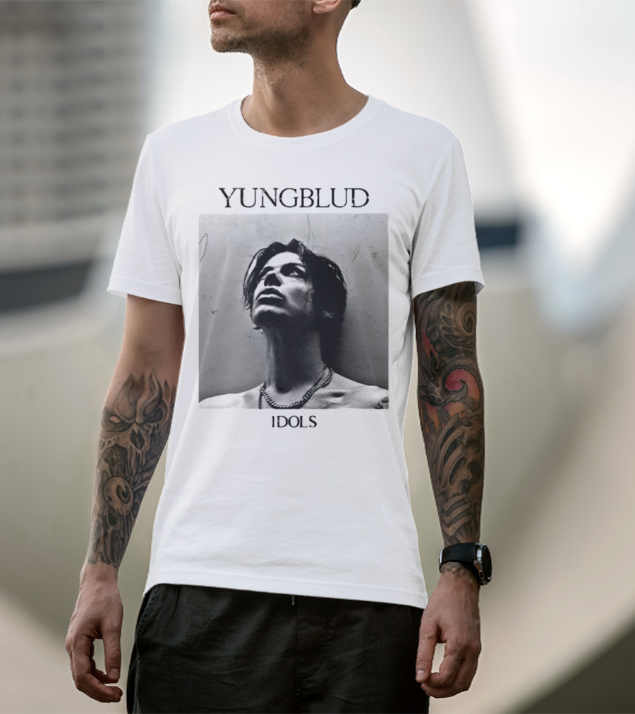 Yungblud Idols Black And White Portrait Chain Necklace T-Shirt