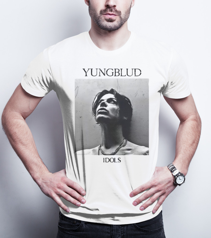 Yungblud Idols Black And White Portrait Chain Necklace T-Shirt