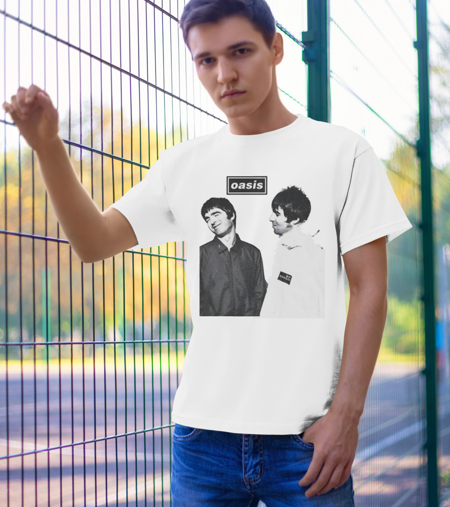 Noel Vs Liam Gallagher Oasis Band Kangol Vintage T-Shirt