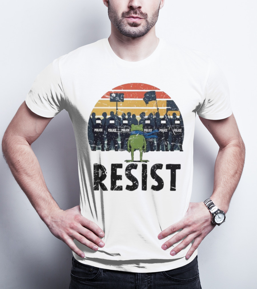 Portland Frog Protester Resist Police Vintage Sunset T-Shirt