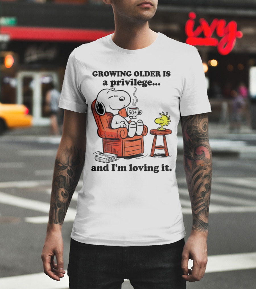 Snoopy And Woodstock Relaxing Growing Older 50+ Privilege And Loving It T-Shirt