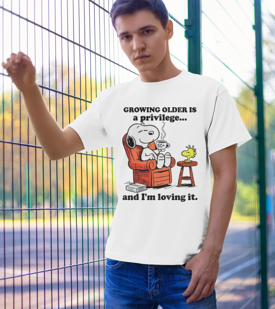 Snoopy And Woodstock Relaxing Growing Older 50+ Privilege And Loving It T-Shirt