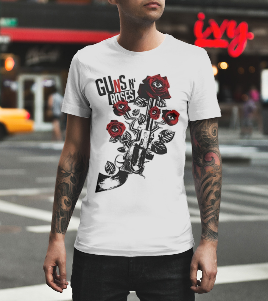 Guns N’ Roses 2025 World Tour Warsaw Red Roses And Pistols T-Shirt