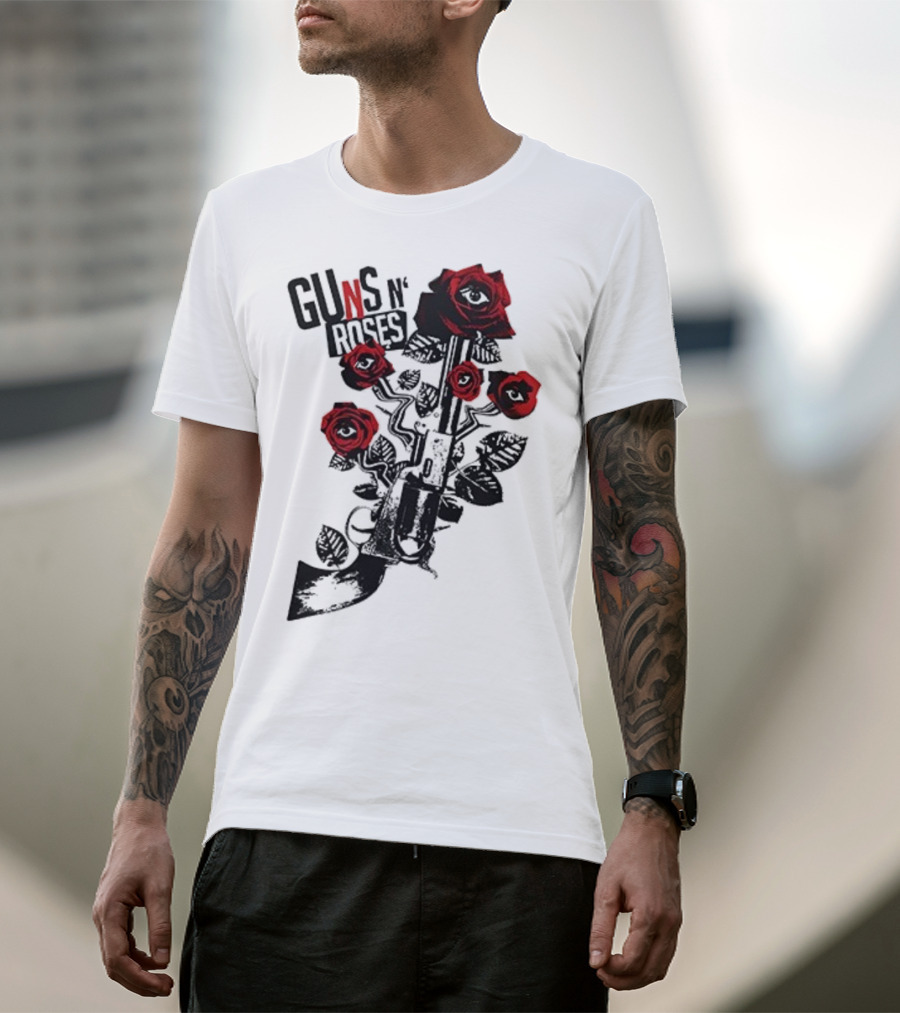 Guns N’ Roses 2025 World Tour Warsaw Red Roses And Pistols T-Shirt