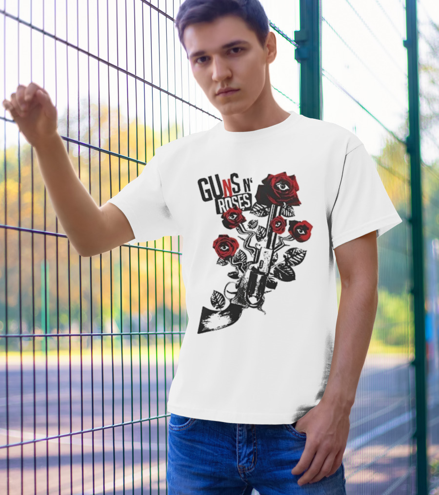Guns N’ Roses 2025 World Tour Warsaw Red Roses And Pistols T-Shirt