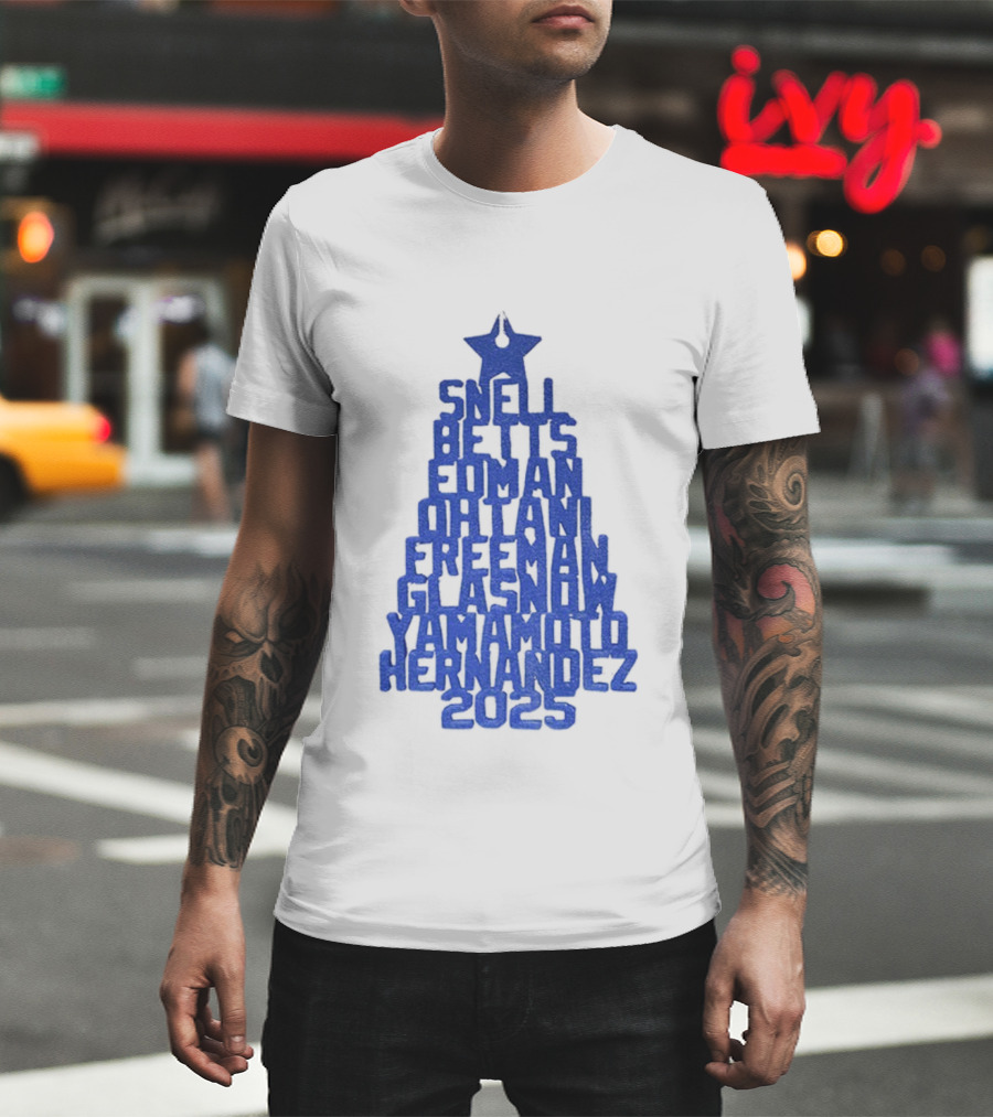 Los Angeles Dodgers Snell Betts Freeman Ohtani Freeman Glasnow Yamamoto Hernandez Christmas Tree 2025 T-Shirt