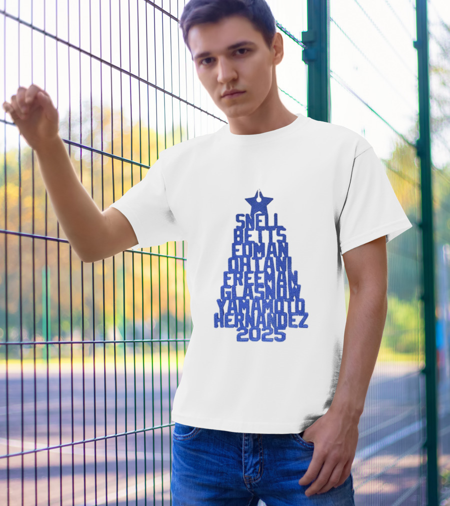 Los Angeles Dodgers Snell Betts Freeman Ohtani Freeman Glasnow Yamamoto Hernandez Christmas Tree 2025 T-Shirt