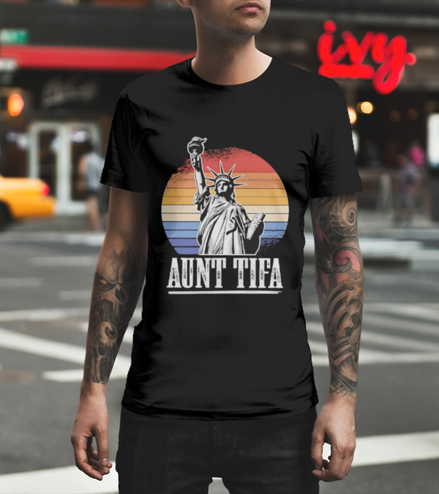 Statue Of Liberty Aunt Tifa Vintage Retro Stripes T-Shirt